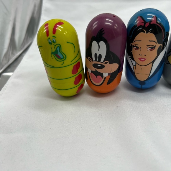 Disney | Toys | Kelloggs Cereal 2052006 Disney Wobblers Lot Of 2 | Poshmark